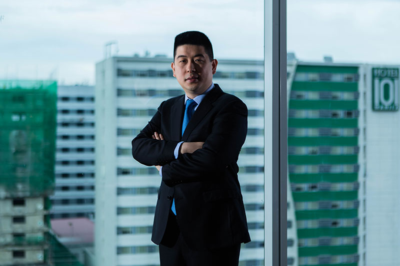 Từ chàng trai bán gà nướng đến ông chủ đế chế bất động sản lớn nhất cả ...